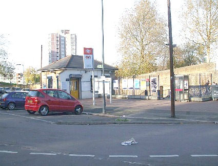 Hotels near Woolwich Dockyard Train Station from £16.25