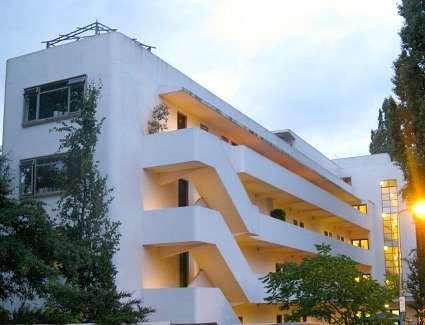 The Isokon Building, hotels near The Isokon Building, London